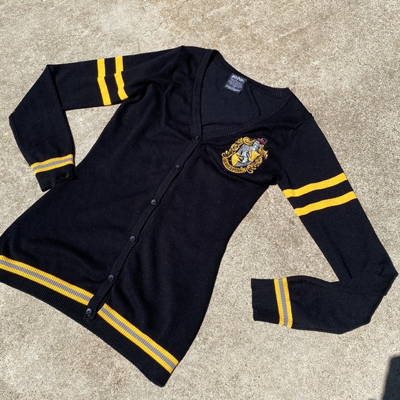 Warner Bros. | Sweaters | Harry Potter Hufflepuff Black Cardigan ...